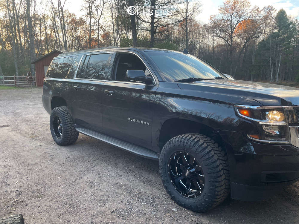 2019 Chevrolet Suburban with 18x10 -24 Moto Metal Mo962 and 33/12.5R18 ...