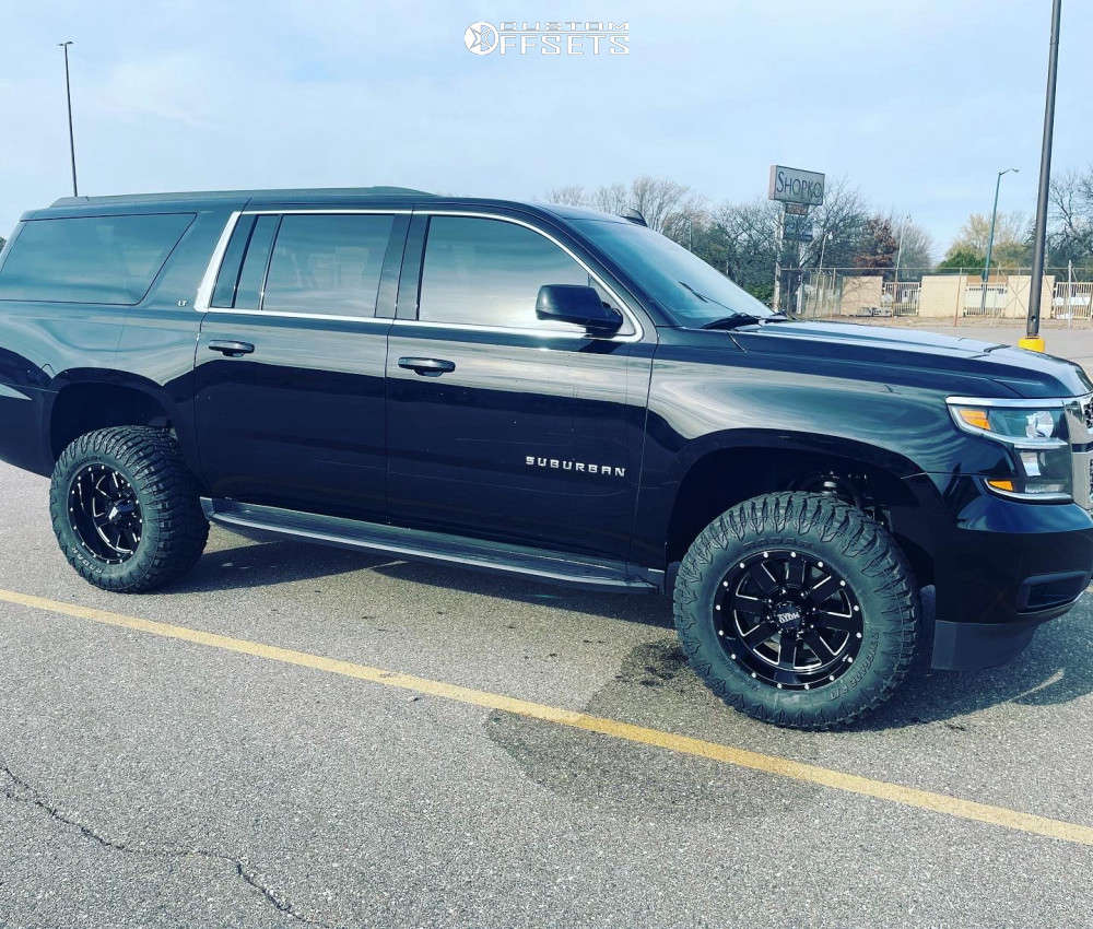 2019 Chevrolet Suburban with 18x10 -24 Moto Metal Mo962 and 33/12.5R18 ...