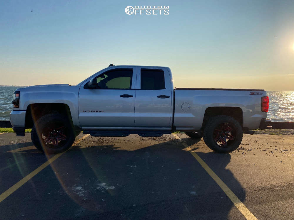 2018 Chevrolet Silverado 1500 with 20x10 -25 Vision Razor and 33/10 ...