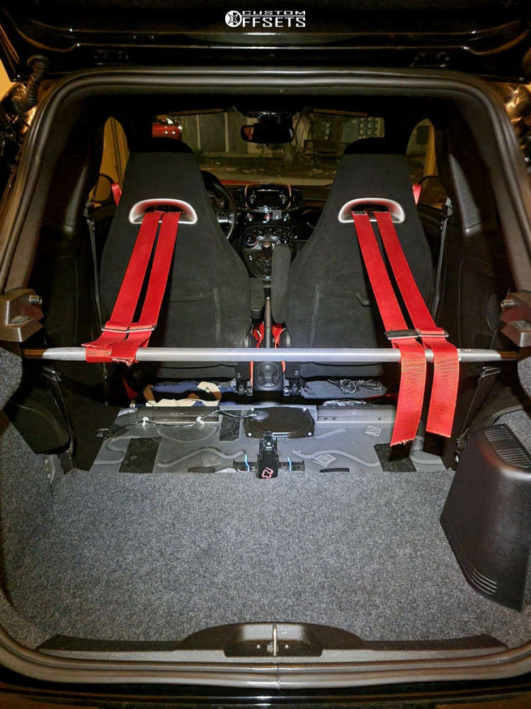 2017 Fiat 500 with 17x7 37 OZ Racing Alleggerita Hlt and 205/40R17 ...