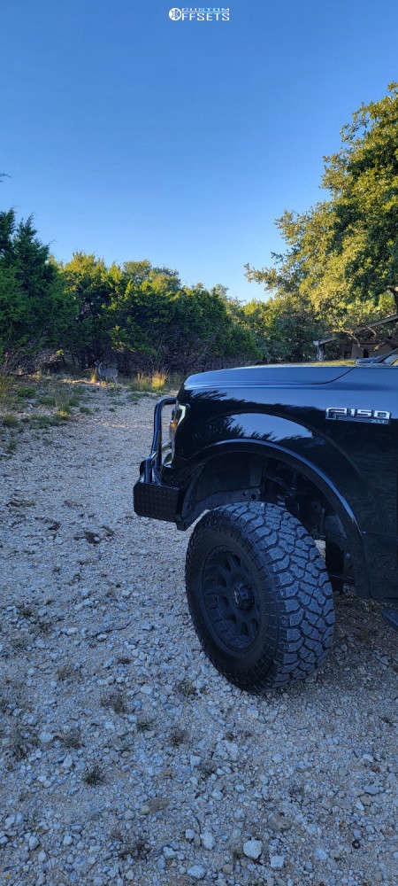 2018 Ford F-150 with 18x9 0 Pro Comp Series 32 and 35/12.5R18 Kenda ...