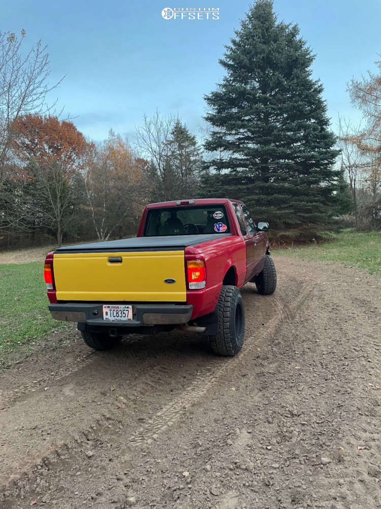 2000 Ford Ranger with 15x10 -47 Pro Comp 69 and 31/10.5R15 Dick Cepek ...
