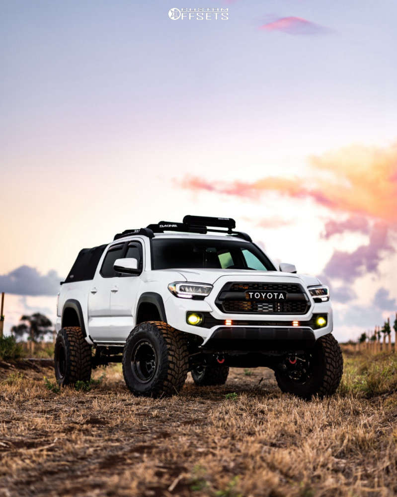 2020 Toyota Tacoma with 16x10 -38 Pro Comp Series 252 and 305/70R16 ...