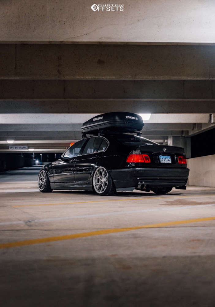 2003 BMW 330xi with 19x10 40 Rotiform Kps and 225/35R19 Venom Power ...