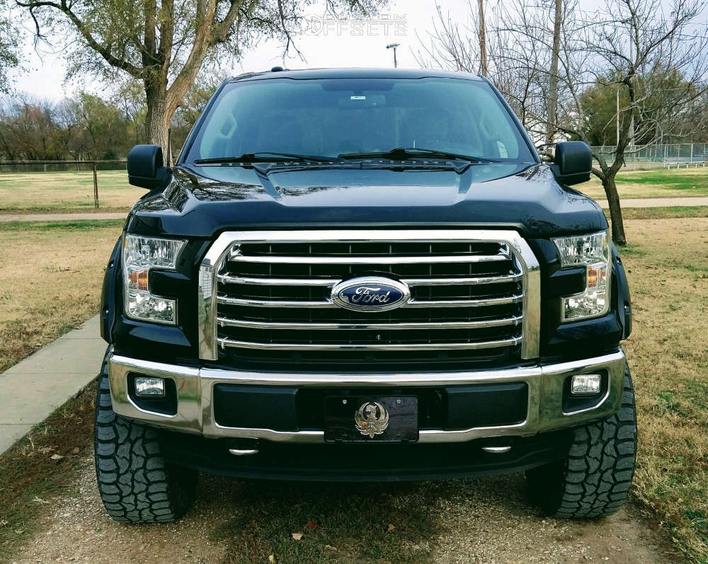 2016 Ford F-150 with 20x10 -25 Moto Metal Mo962 and 35/12.5R20 Federal ...