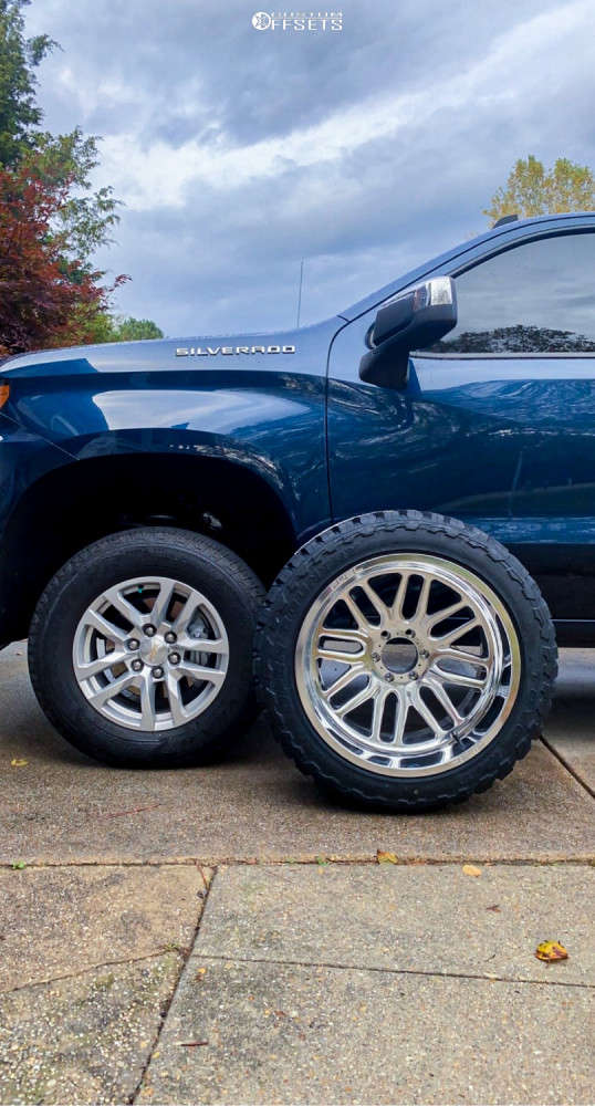 2020 Chevrolet Silverado 1500 with 22x12 -43 Fuel Ignite and 33/12.5R22 ...