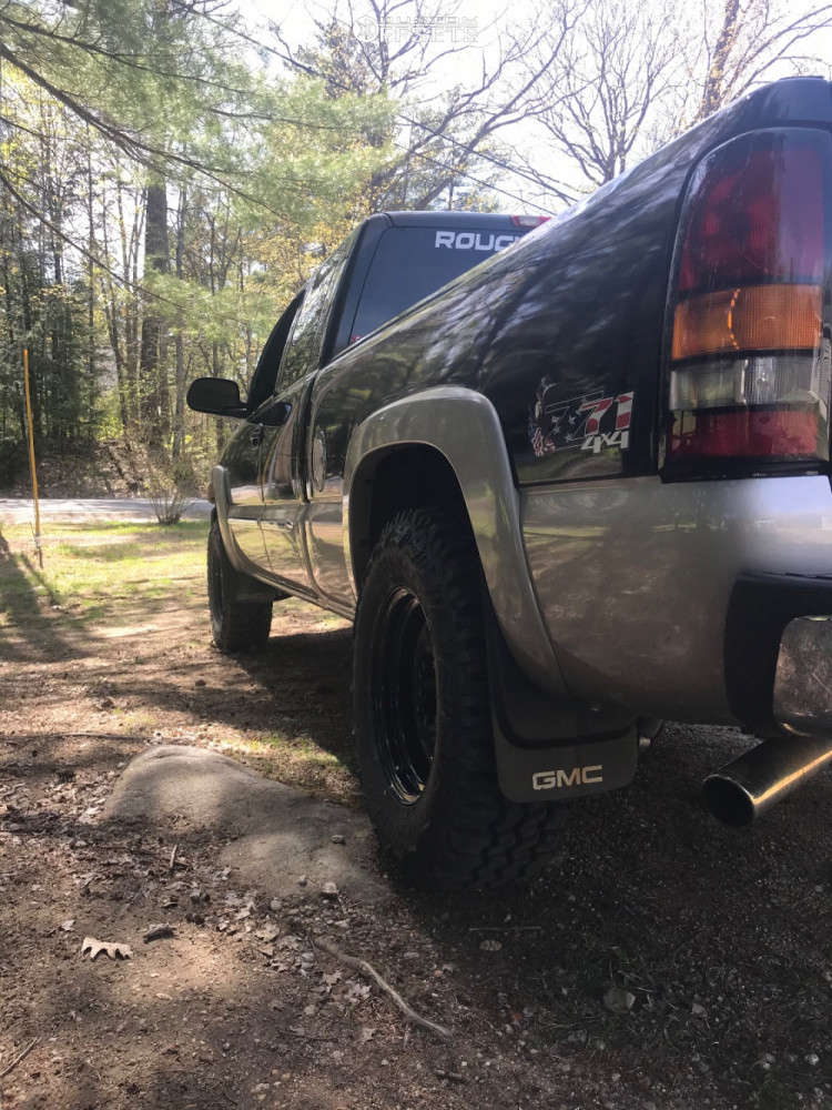 2005 GMC Sierra 1500 with 17x8 -12 Vision Soft 8 and 285/70R17 ...
