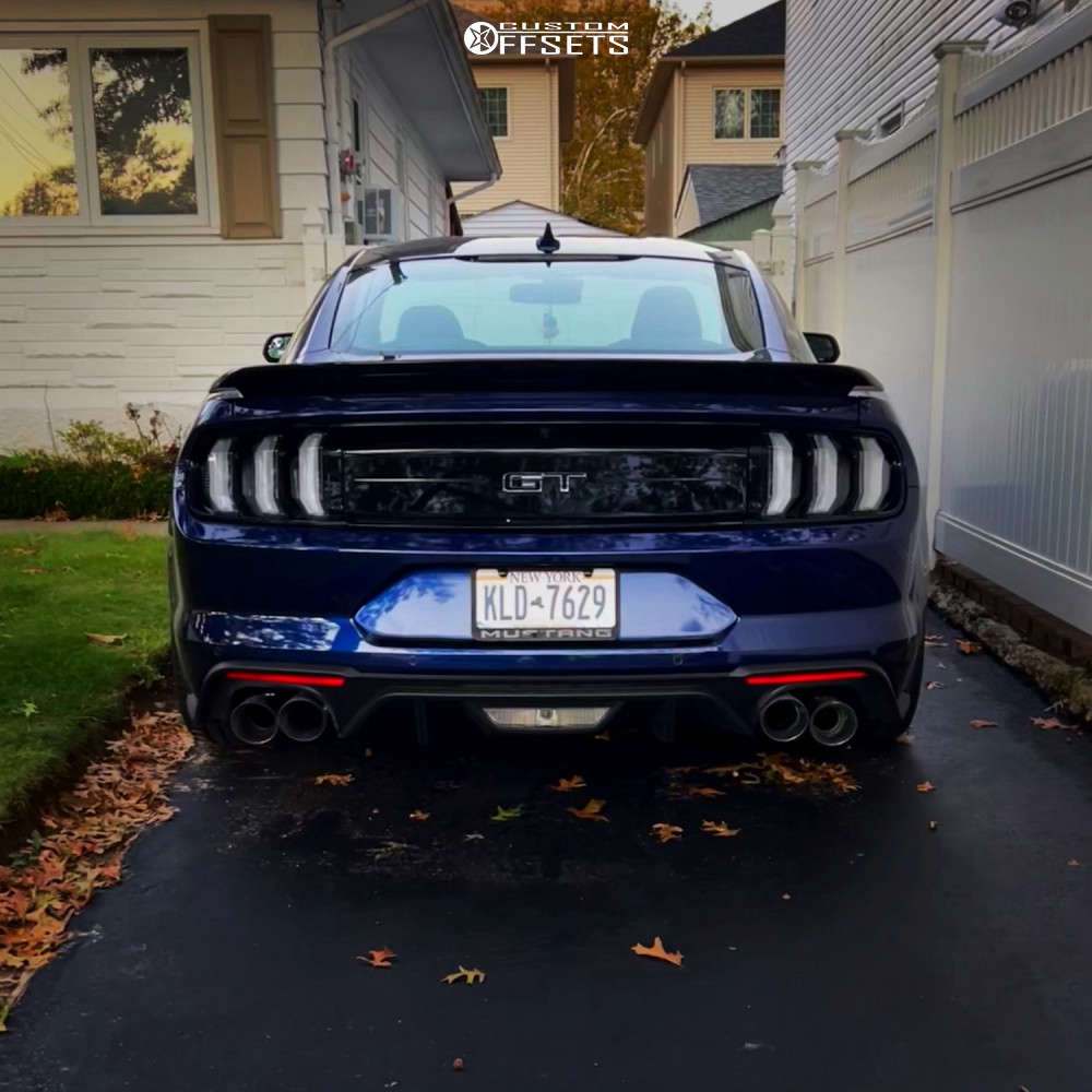 2020 Ford Mustang with 19x9.5 33 RTR Tech Mesh and 275/50R19 ...