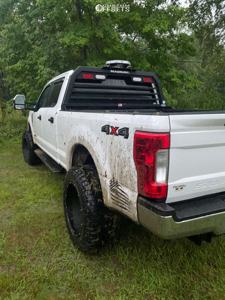 2019 Ford F-250 Super Duty with 22x12 -51 Vision Rocker and 37/13.5R22 ...