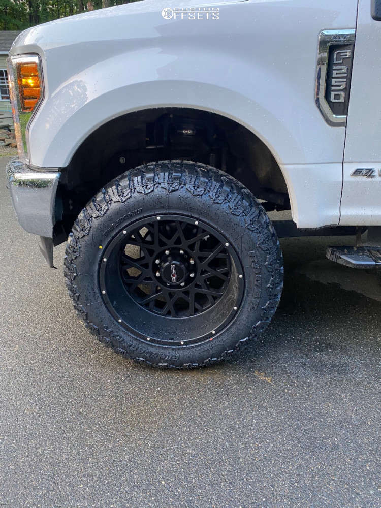 2019 Ford F-250 Super Duty with 22x12 -51 Vision Rocker and 37/13.5R22 ...