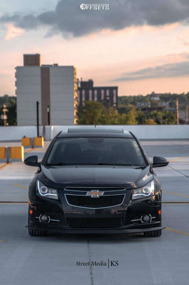 2014 Chevrolet Cruze with 18x8.5 40 Petrol P4b and 225/45R18 Starfire ...