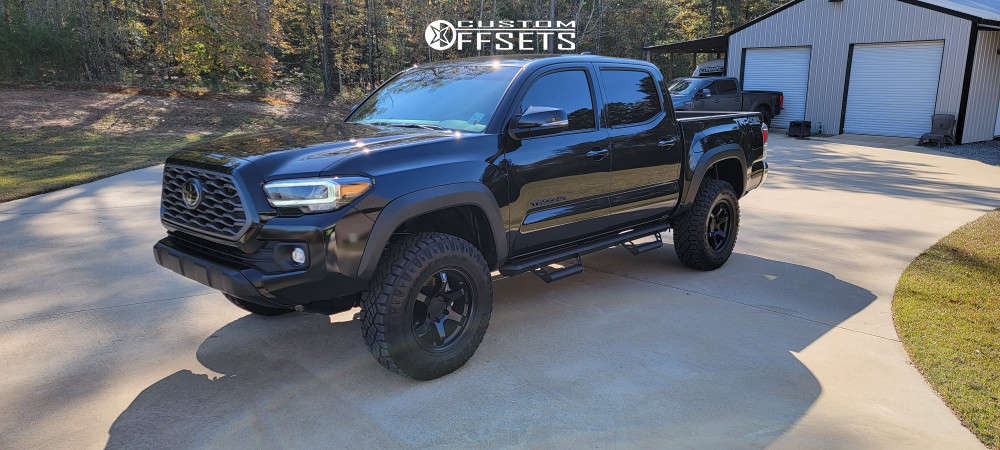 2021 Toyota Tacoma with 17x8.5 Motegi MR150 Trailite and 265/70R17 ...