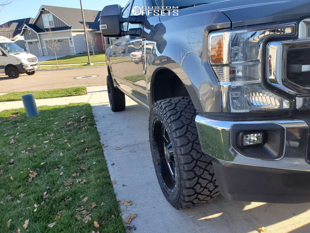 2022 Ford F-250 Super Duty with 22x10 -18 Moto Metal Mo962 and 35/12 ...