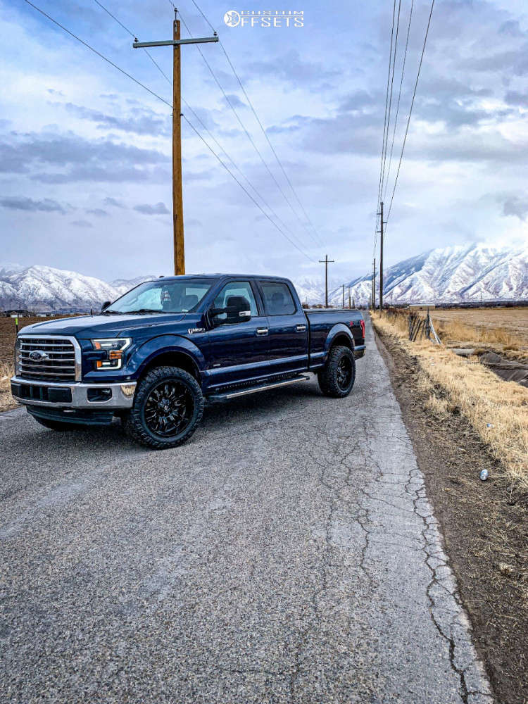 2017 Ford F-150 with 22x10 -18 Fuel Sledge D595 and 35/12.5R22 Nitto ...