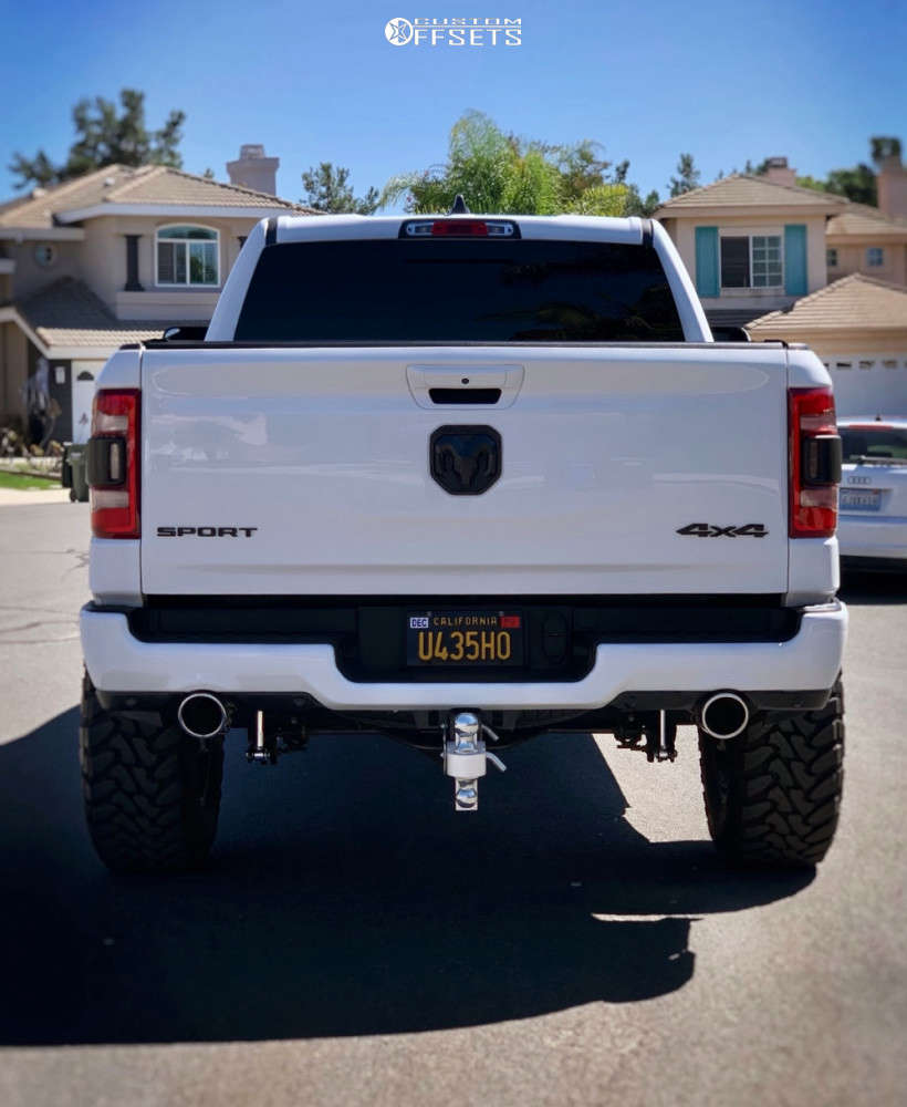 2019 Ram 1500 with 20x10 -24 Method Mr606 and 37/12.5R20 Toyo Tires ...