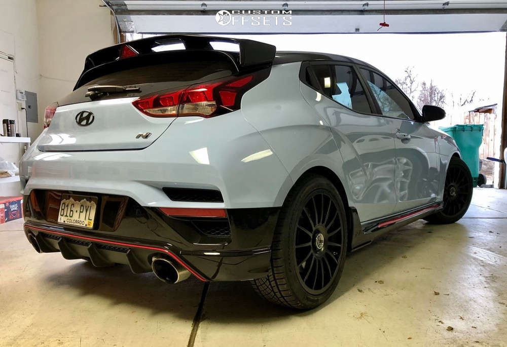 2021 Hyundai Veloster N with 18x8.5 45 Fifteen52 Podium and 245/40R18 ...