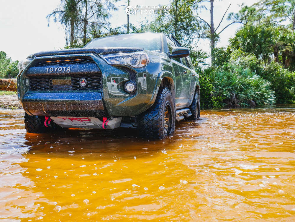 2020 Toyota 4Runner with 17x9 -12 Fuel Covert and 285/70R17 Firestone ...