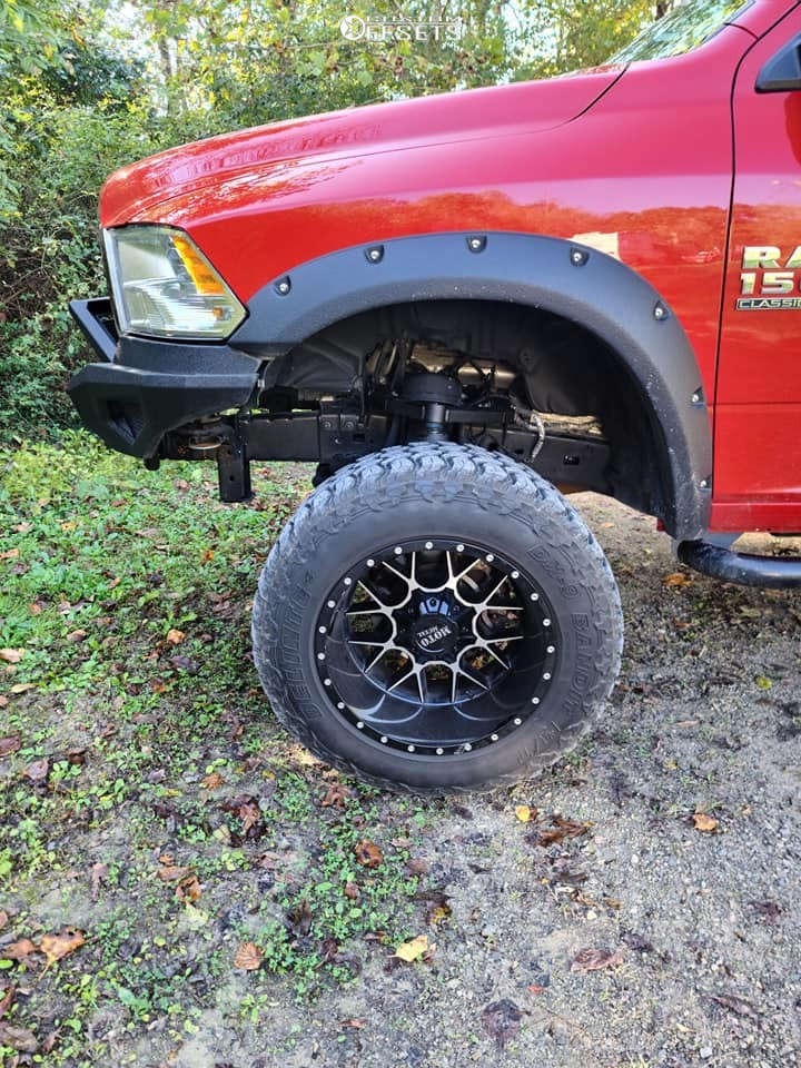 2018 Ram 1500 with 20x12 -44 Moto Metal Mo986 and 35/12.5R20 Delinte Dx ...