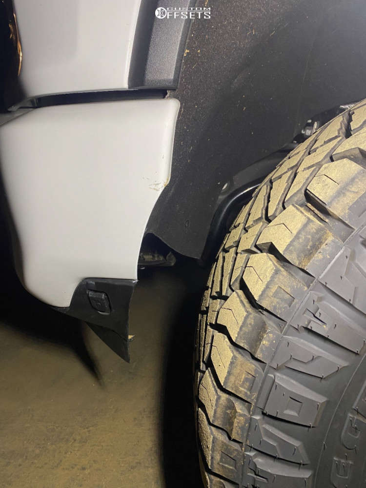 2021 Chevrolet Silverado 2500 HD with 20x10 -24 Method Mr605 and 37/12 ...