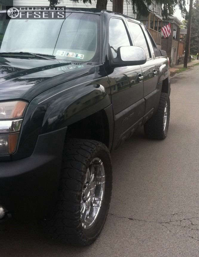2002 Chevrolet Avalanche with 20x9 18 Helo HE835 and 33/13.5R20 Mickey ...