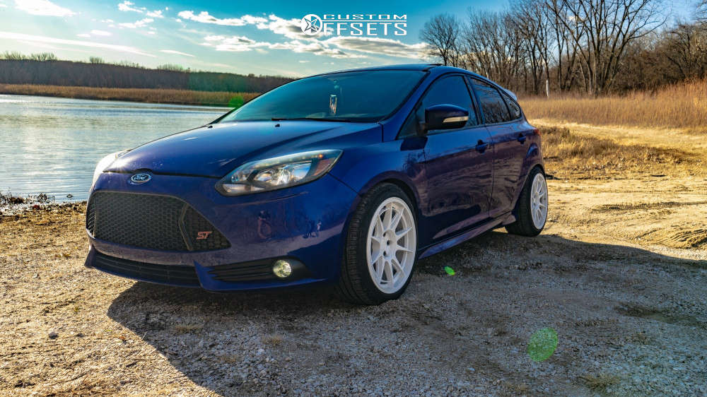 2014 Ford Focus with 18x9.5 35 ESR Sr13 and 245/40R18 Barum Bravuris ...