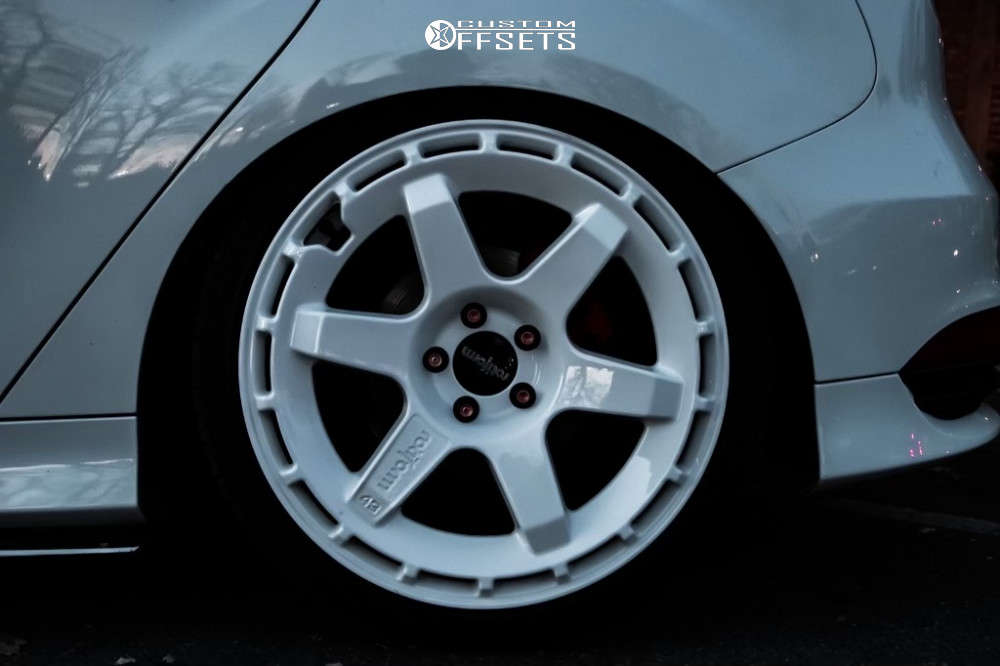 2018 Ford Focus with 19x8.5 42 Rotiform Kb1 and 245/35R19 Velozza Zxv4 ...