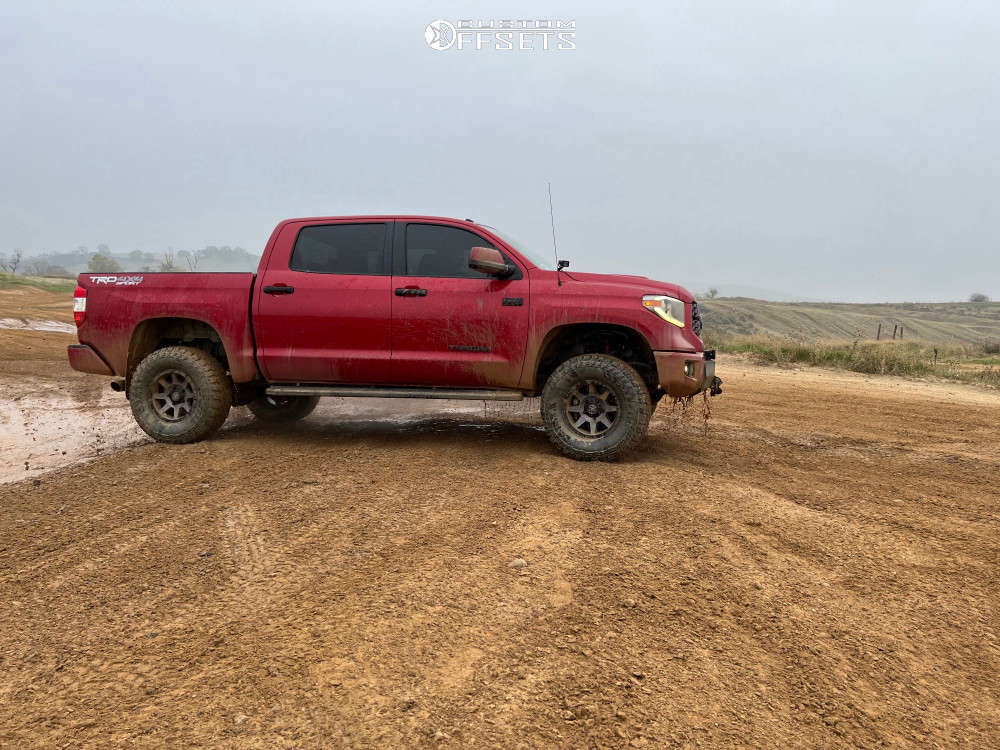 2018 Toyota Tundra with 17x8.5 25 Icon Alloys Rebound and 35/11.5R17 ...