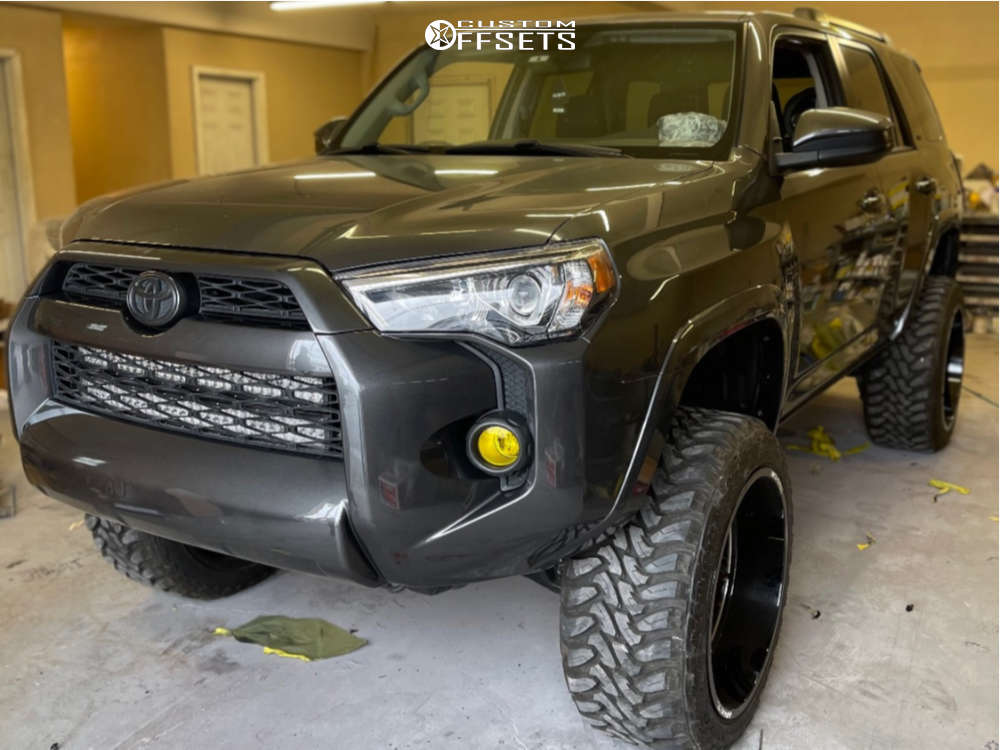 2015 Toyota 4Runner with 22x13 -44 Moto Metal Mo997 and 33/12.5R22 Toyo ...