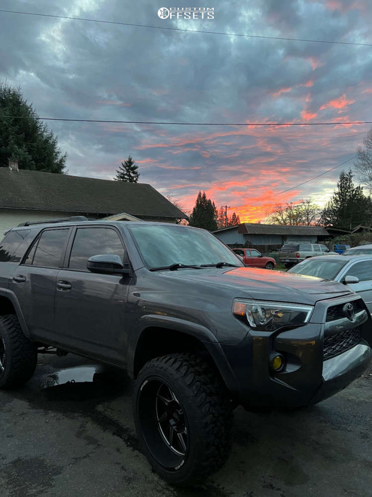 2015 Toyota 4Runner with 22x13 -44 Moto Metal Mo997 and 33/12.5R22 Toyo ...