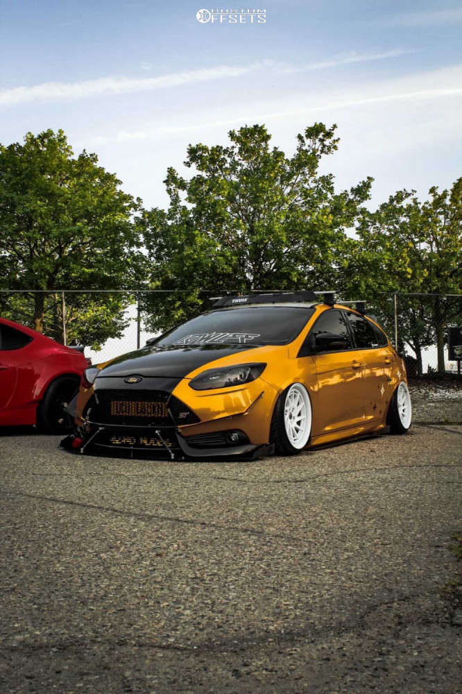 2014 Ford Focus Flush Air Suspension | Custom Offsets