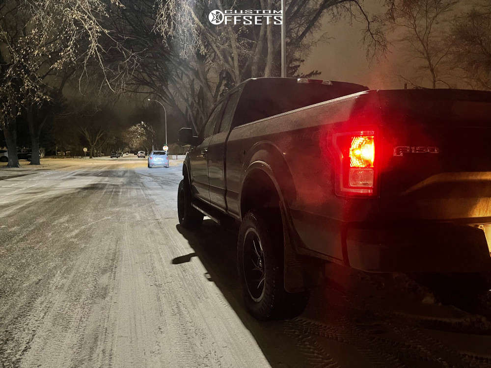 2017 Ford F-150 with 20x10 -18 Fuel Runner and 33/12.5R20 Firestone ...