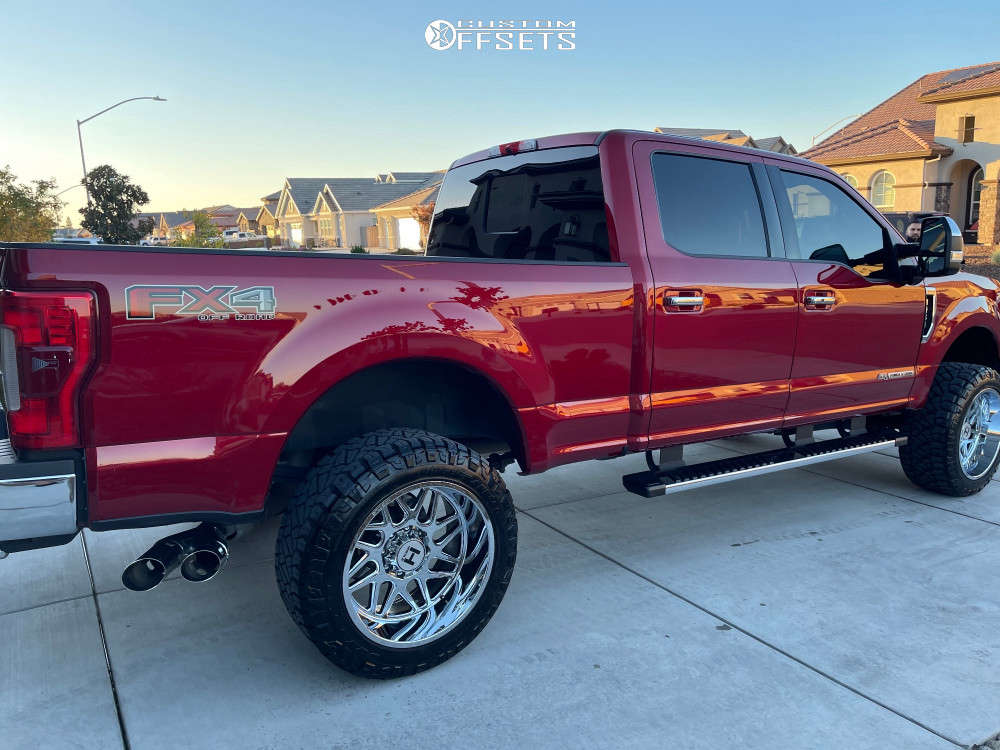 2017 Ford F-250 Super Duty with 22x12 -44 Hostile Sprocket and 35/12 ...