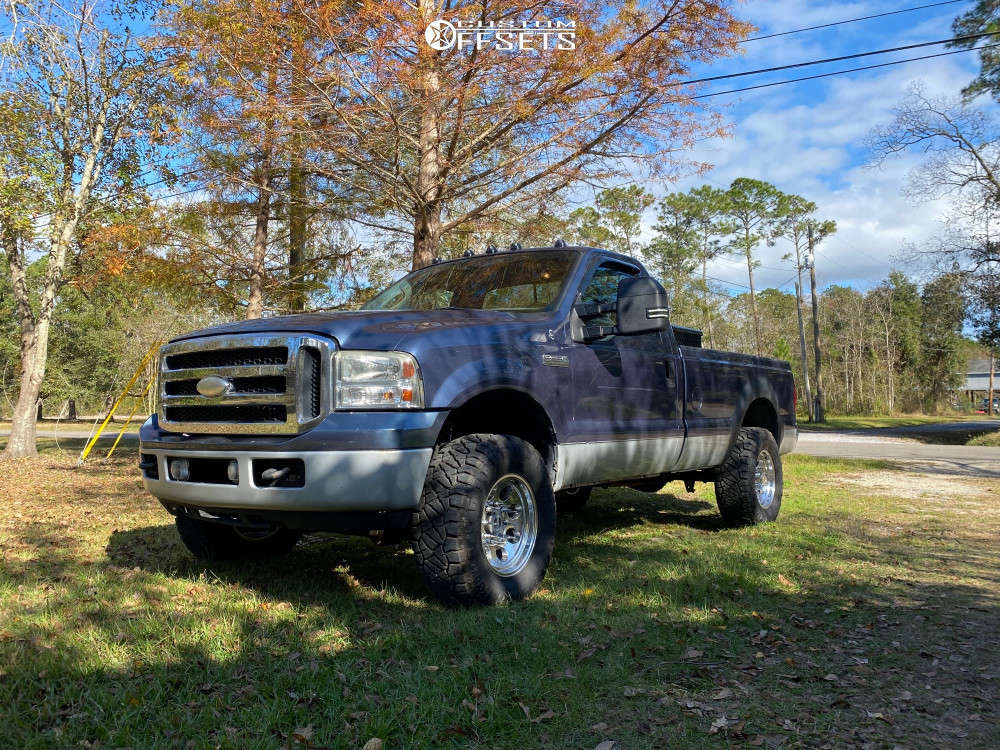 2006 Ford F-250 Super Duty with 17x9 -6 Pro Comp 69 and 33/12.5R17 ...