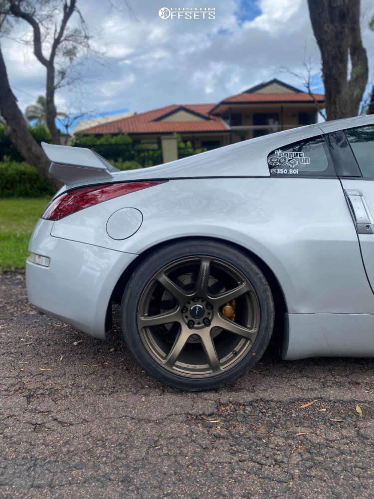 2008 Nissan 350Z with 18x9.5 22 Work Emotion T7r and 245/40R18 Hankook Ventus Rs4 and Coilovers ...