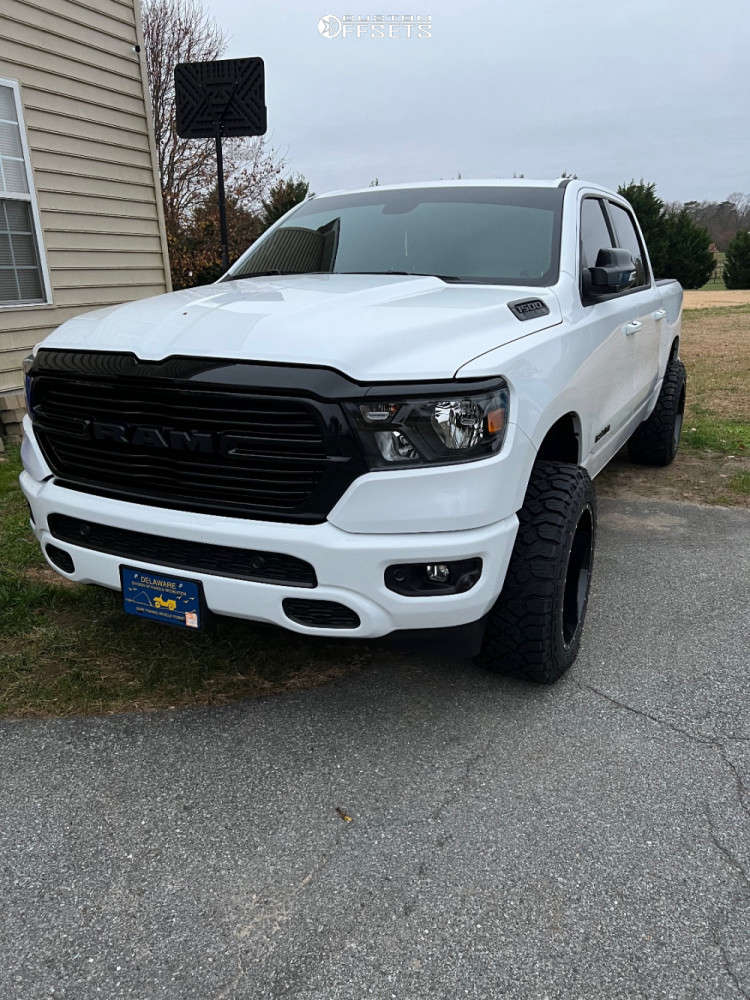 2021 Ram 1500 with 20x12 -51 Hardrock Destroyer and 33/12.5R20 Kenda ...