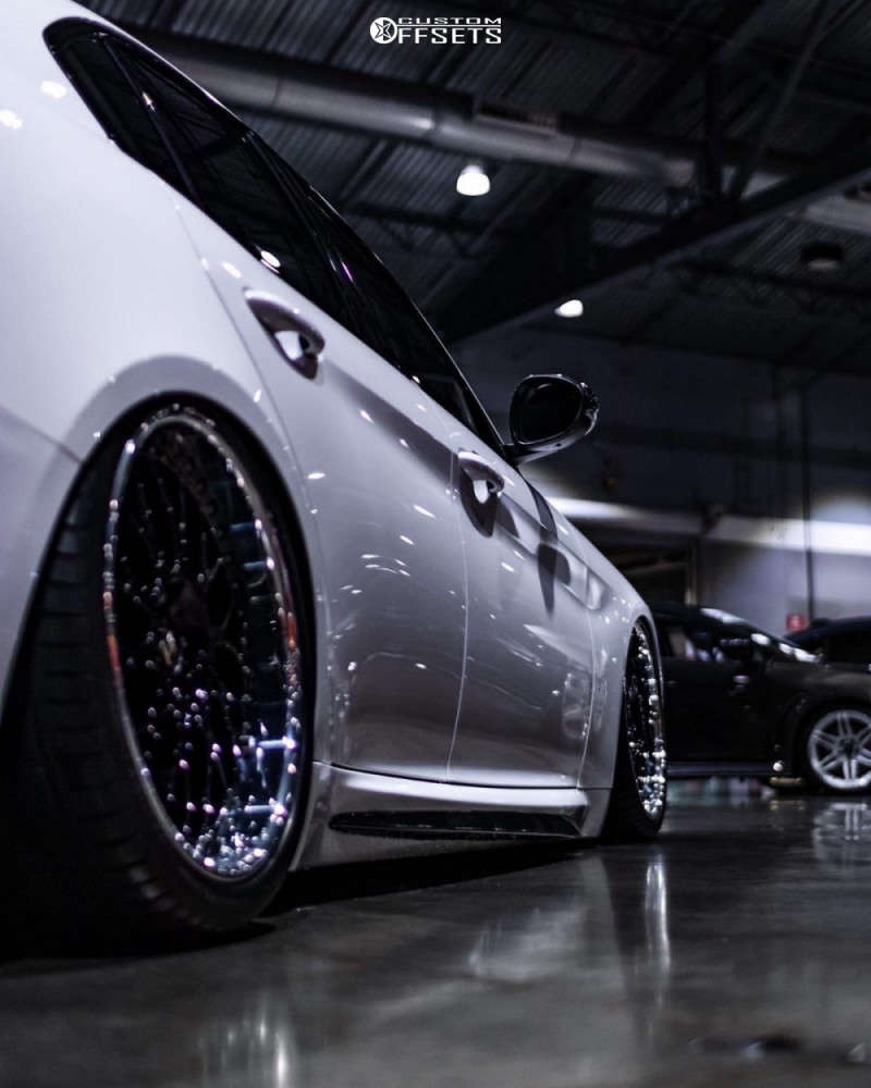 2018 Alfa Romeo Giulia with 19x8.5 33 Work Vsxx and 235/35R19 Hankook ...