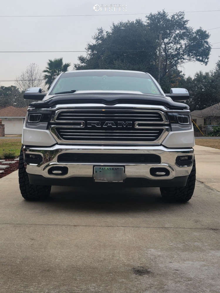 2019 Ram 1500 with 22x10 -18 Wicked Offroad W908 and 33/12.5R22 ...