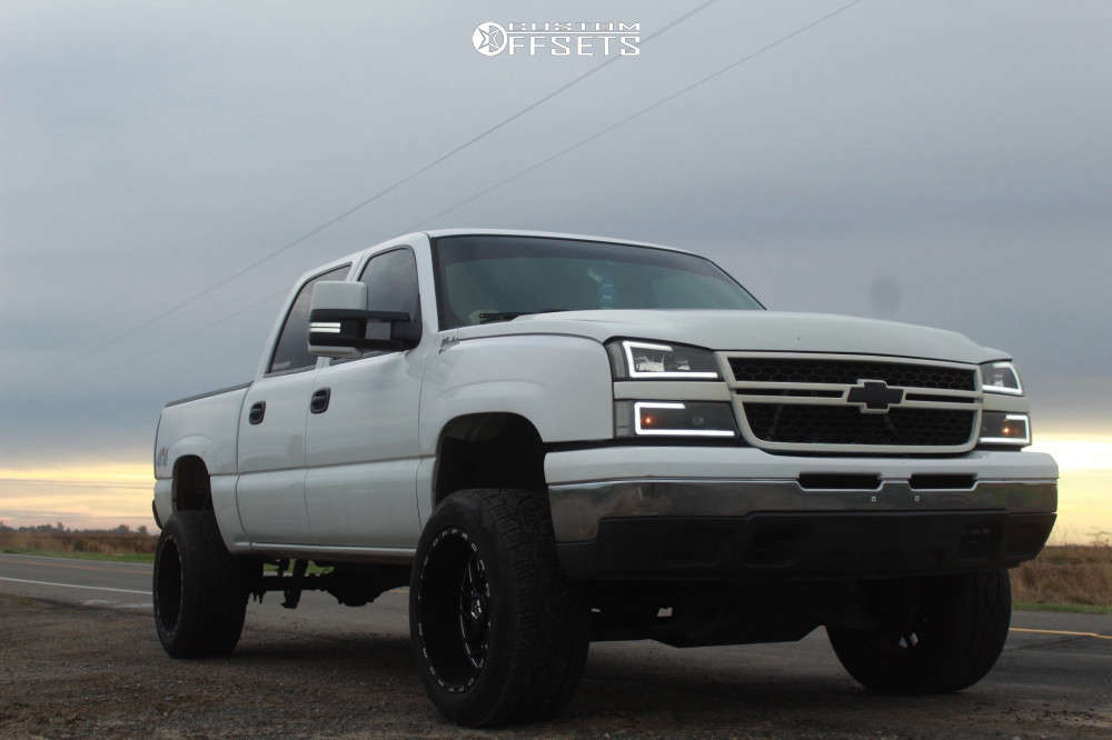 2007 Chevrolet Silverado 1500 Classic with 20x12 -44 TIS 544BM and 305 ...