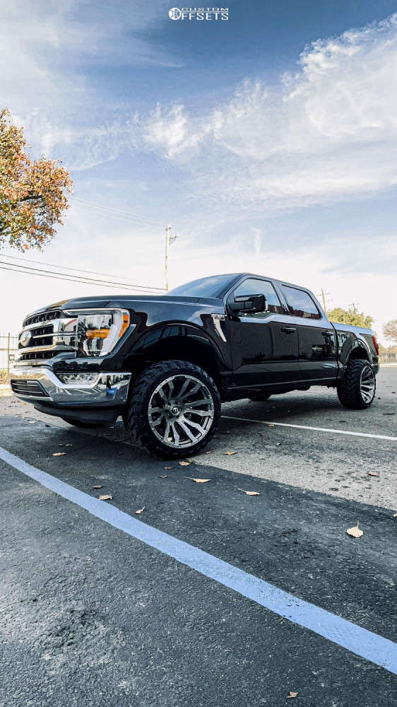 2021 Ford F-150 with 22x12 -44 Fuel Blitz and 33/12.5R22 Fuel Gripper ...