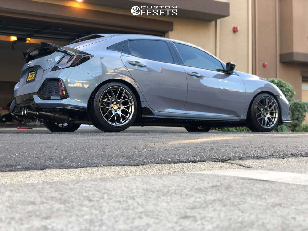 2019 Honda Civic with 18x8.5 35 Aodhan Ah-x and 235/40R18 Continental ...
