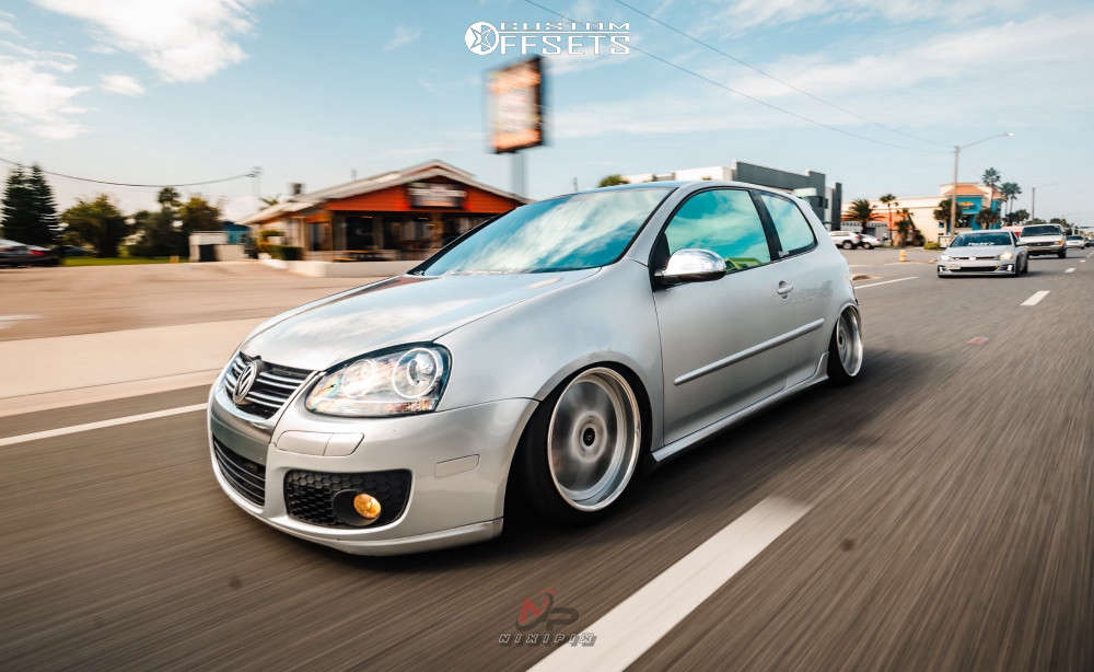 2007 Volkswagen GTI Wheel Offset Tucked Coilovers | 2000433 | Custom ...