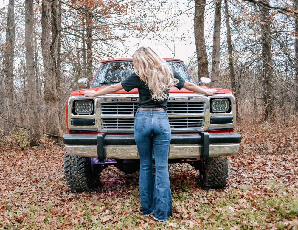 1991 Dodge W250 with 22x12 -44 TIS 544BM and 33/12.5R22 Atturo Trail ...