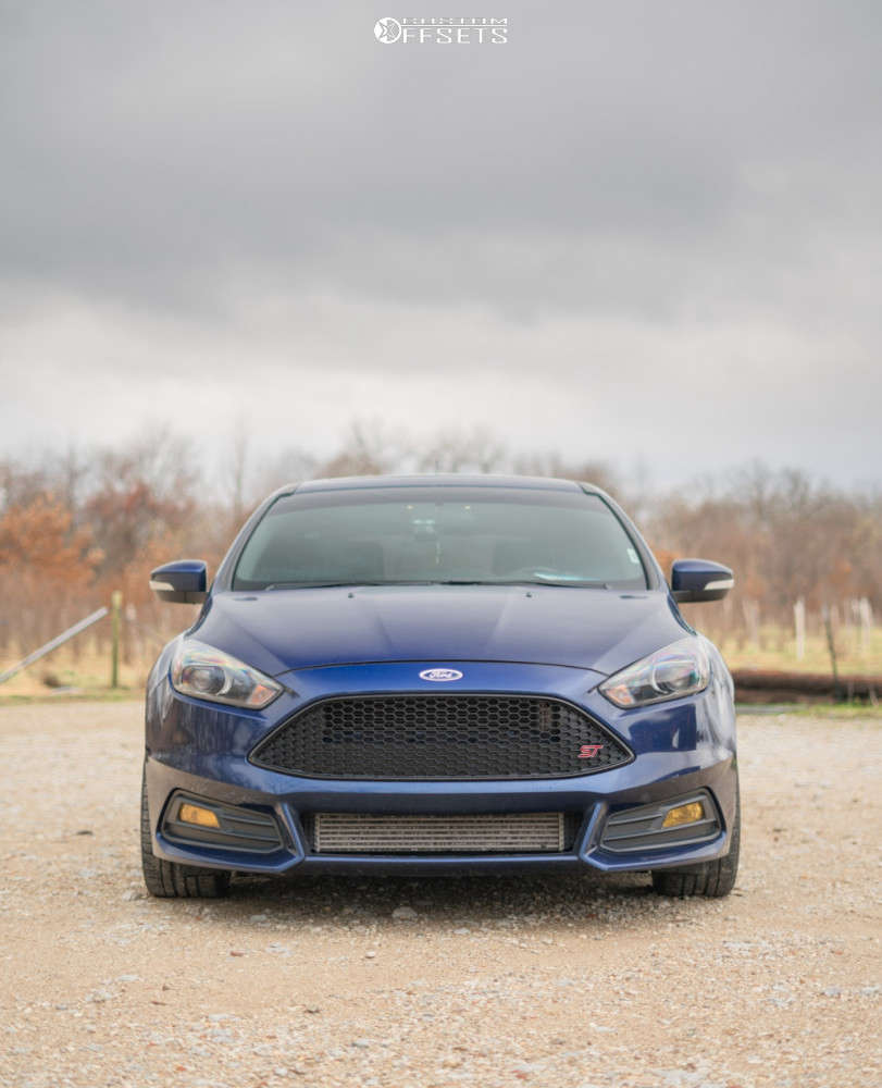 2017 Ford Focus Nearly Flush Coilovers | Custom Offsets