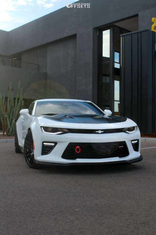 2016 Chevrolet SS with 20x9.5 33 Curva C10n and 275/30R20 Falken Azenis ...