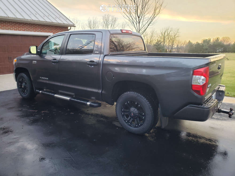 2017 Toyota Tundra with 18x9 35 XD Xd778 and 275/10.5R18 Kumho Road ...