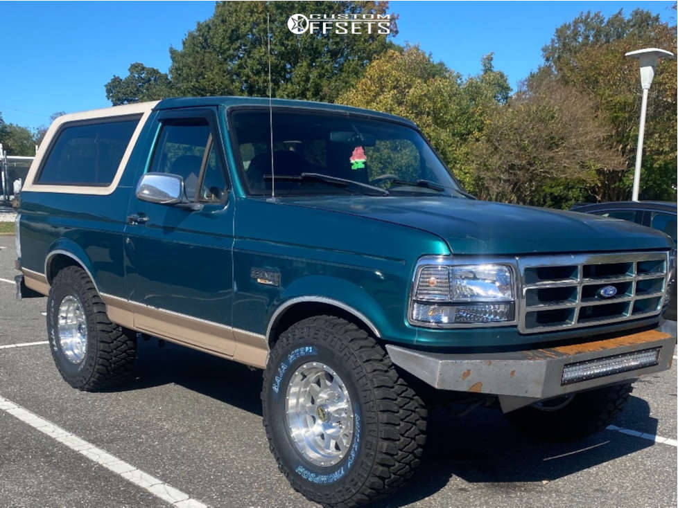1996 Ford Bronco with 17x9 19 Method Mr301 and 315/70R17 Mickey ...