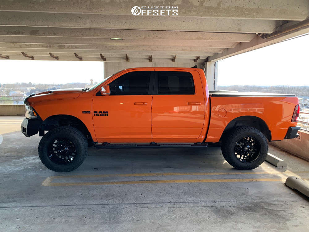 2017 Ram 1500 with 20x10 -19 Hardrock Commander and 35/11.5R20 Toyo ...