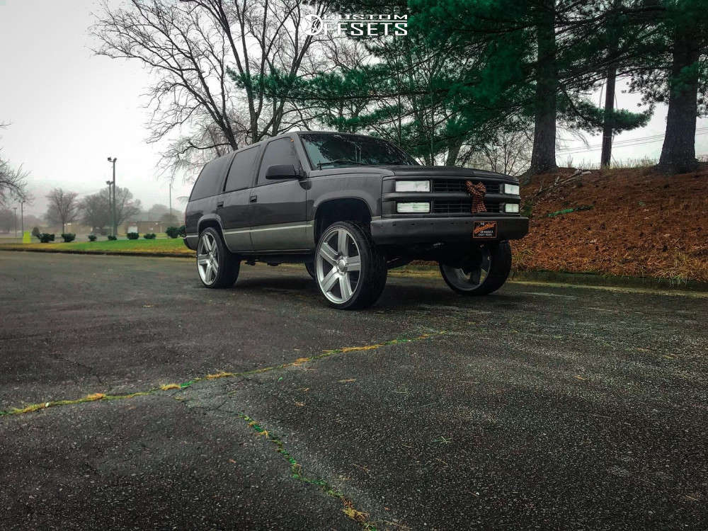 1999 Chevrolet Tahoe with 26x10 31 Factory Reproductions Fr37 and 32/12.5R26 Lexani Lx-thirty ...