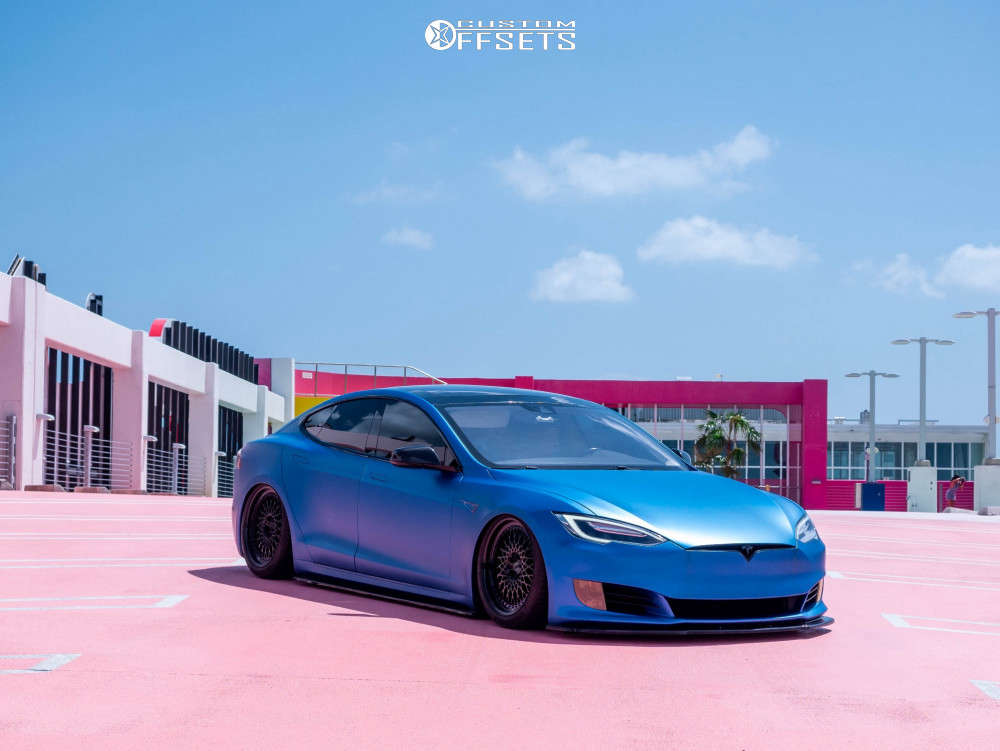 2016 Tesla S with 20x9 30 Rotiform Lhr and 245/30R20 Michelin Pilot ...