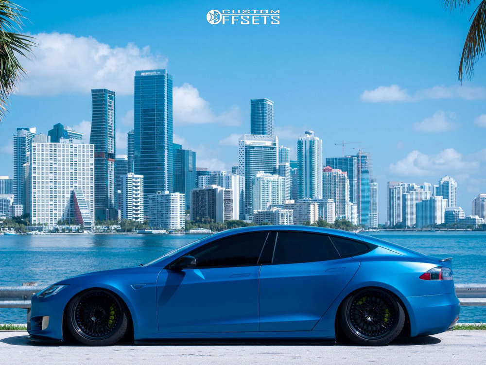 2016 Tesla S with 20x9 30 Rotiform Lhr and 245/30R20 Michelin Pilot ...